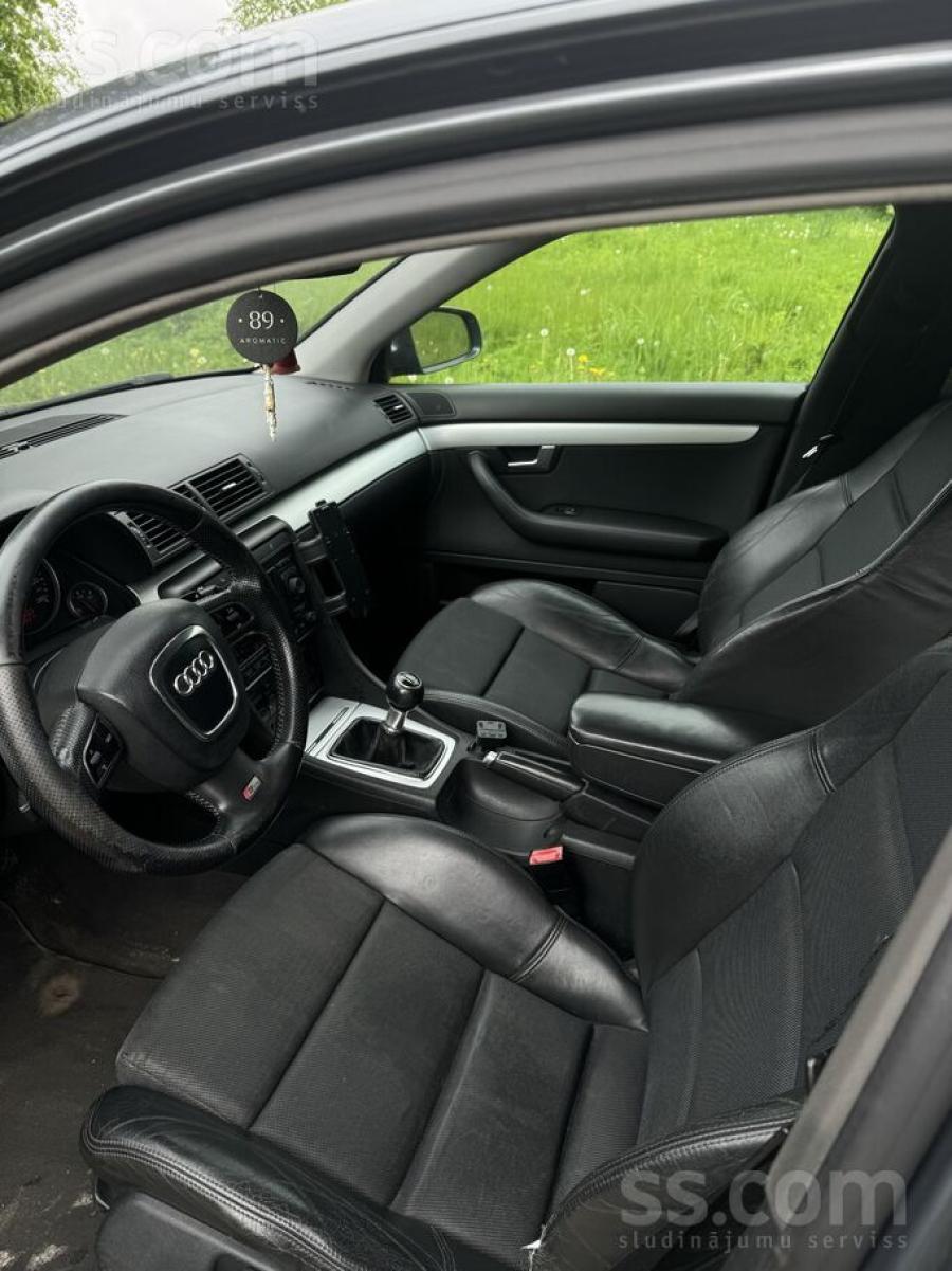 Grey Audi A4 2002 in Riga, with an engine capacity of 1.90 L and mileage of 300 thousand km for 1999 €, photo 5 on AUTOMOTO.COM.LV