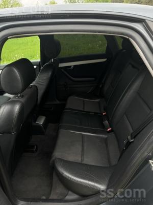 Grey Audi A4 2002 in Riga, with an engine capacity of 1.90 L and mileage of 300 thousand km for 1999 €, photo 6 on AUTOMOTO.COM.LV
