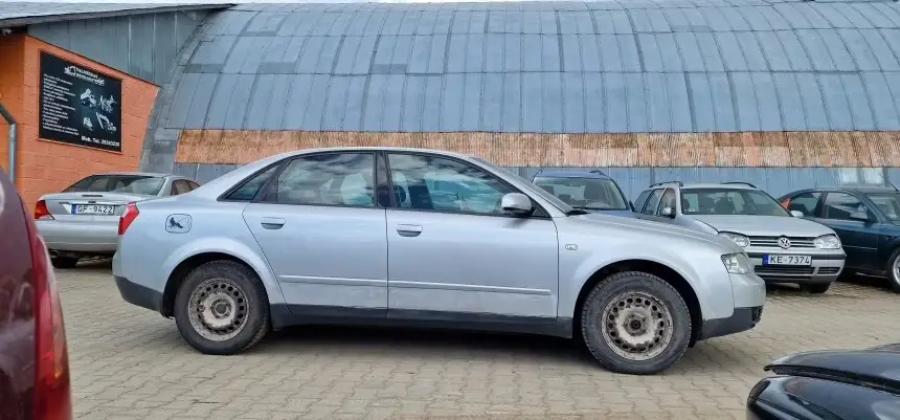 Grey Audi A4 2002 in Valmiera, with an engine capacity of 1.60 L and mileage of 265 thousand km for 720 €, photo 3 on AUTOMOTO.COM.LV