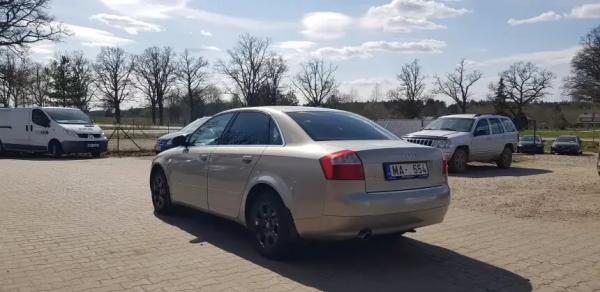 Серый Ауди А4 2002 в Валмиера, объемом двигателя 2.00 л и пробегом 276 тыс. км за 1600 €, фото 5 на AUTOMOTO.COM.LV