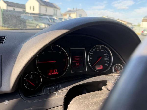Pelēks Audi A4 2002 Viļņa, ar dzinēja tilpumu 1.90 L un nobraukumu 360 tūkst. km par 430 €, foto 8 vietnē AUTOMOTO.COM.LV