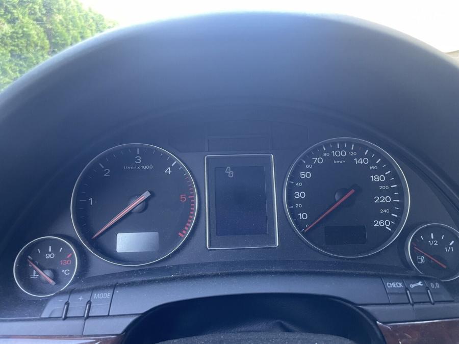 Grey Audi A4 2002 in Klaipeda, with an engine capacity of 1.90 L and mileage of 311 thousand km for 2390 €, photo 18 on AUTOMOTO.COM.LV