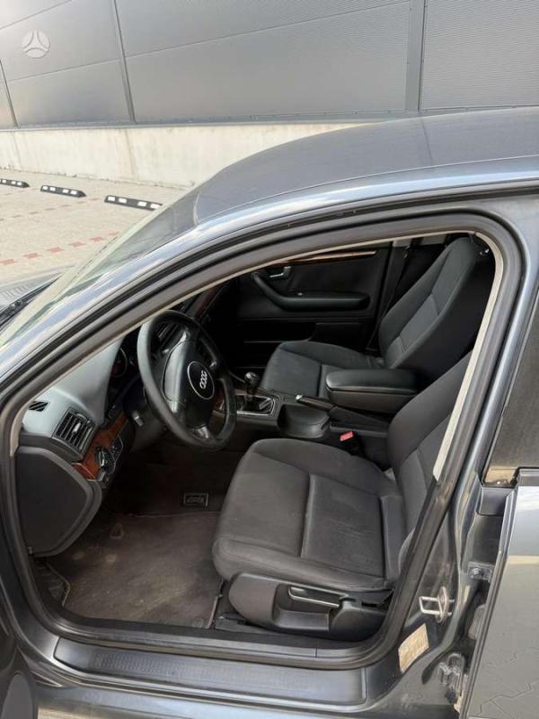 Grey Audi A4 2002 in Siauliai, with an engine capacity of 1.98 L and mileage of 370 thousand km for 1450 €, photo 4 on AUTOMOTO.COM.LV