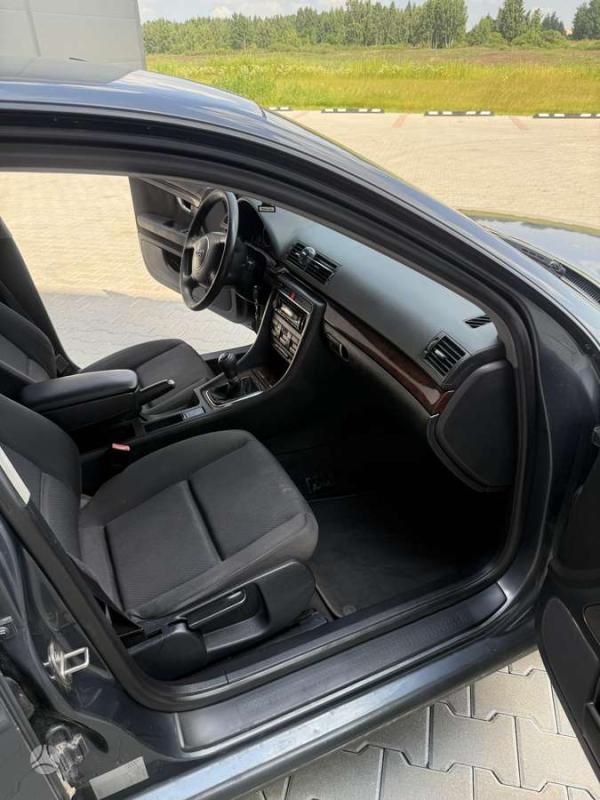 Grey Audi A4 2002 in Siauliai, with an engine capacity of 1.98 L and mileage of 370 thousand km for 1450 €, photo 5 on AUTOMOTO.COM.LV