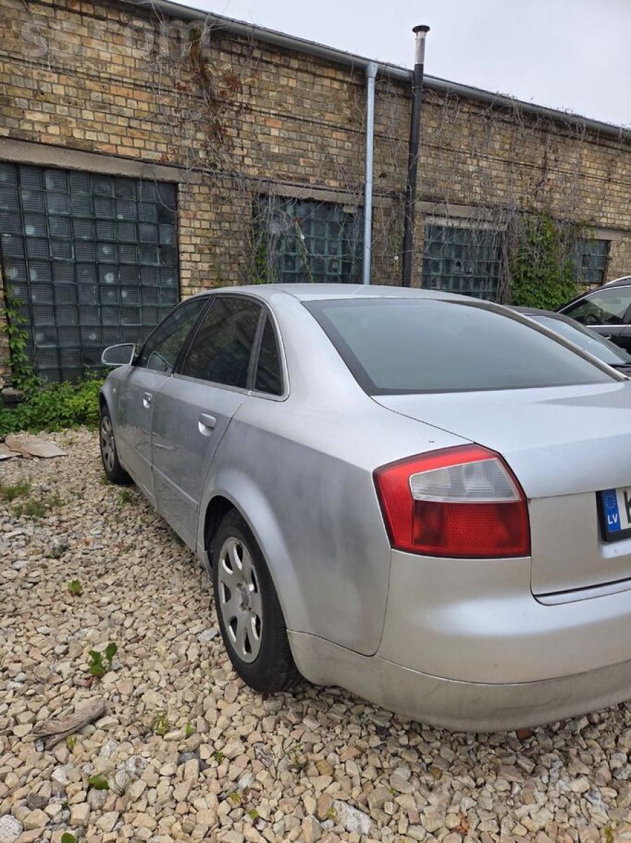 Pelēks Audi A4 2002 Rīga, ar dzinēja tilpumu 1.90 L un nobraukumu 315 tūkst. km par 1800 €, foto 3 vietnē AUTOMOTO.COM.LV