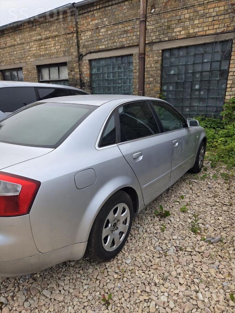 Pelēks Audi A4 2002 Rīga, ar dzinēja tilpumu 1.90 L un nobraukumu 315 tūkst. km par 1800 €, foto 5 vietnē AUTOMOTO.COM.LV