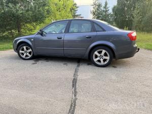 Pelēks Audi A4 2002 Daugavpils, ar dzinēja tilpumu 1.90 L un nobraukumu 408 tūkst. km par 1000 €, foto 3 vietnē AUTOMOTO.COM.LV