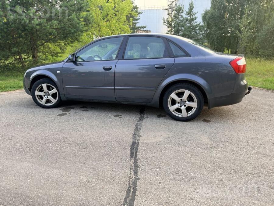 Pelēks Audi A4 2002 Daugavpils, ar dzinēja tilpumu 1.90 L un nobraukumu 408 tūkst. km par 1000 €, foto 3 vietnē AUTOMOTO.COM.LV