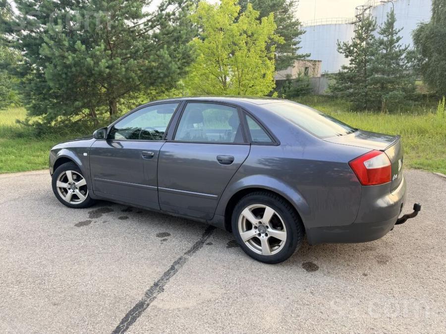 Pelēks Audi A4 2002 Daugavpils, ar dzinēja tilpumu 1.90 L un nobraukumu 408 tūkst. km par 1000 €, foto 4 vietnē AUTOMOTO.COM.LV