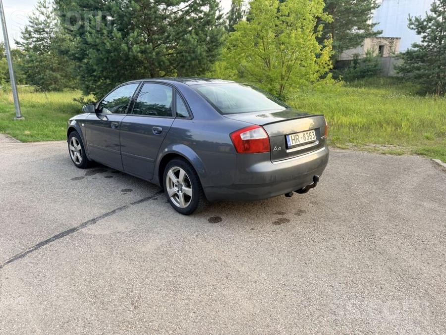 Pelēks Audi A4 2002 Daugavpils, ar dzinēja tilpumu 1.90 L un nobraukumu 408 tūkst. km par 1000 €, foto 5 vietnē AUTOMOTO.COM.LV