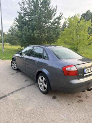 Pelēks Audi A4 2002 Daugavpils, ar dzinēja tilpumu 1.90 L un nobraukumu 408 tūkst. km par 1000 €, foto 9 vietnē AUTOMOTO.COM.LV