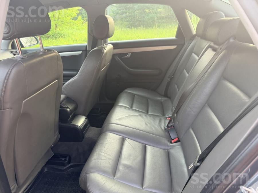 Pelēks Audi A4 2002 Daugavpils, ar dzinēja tilpumu 1.90 L un nobraukumu 408 tūkst. km par 1000 €, foto 12 vietnē AUTOMOTO.COM.LV