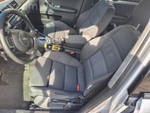 Pelēks Audi A4 2002 Rēzekne, ar dzinēja tilpumu 2.50 L un nobraukumu 348 tūkst. km par 1380 €, foto 10 vietnē AUTOMOTO.COM.LV