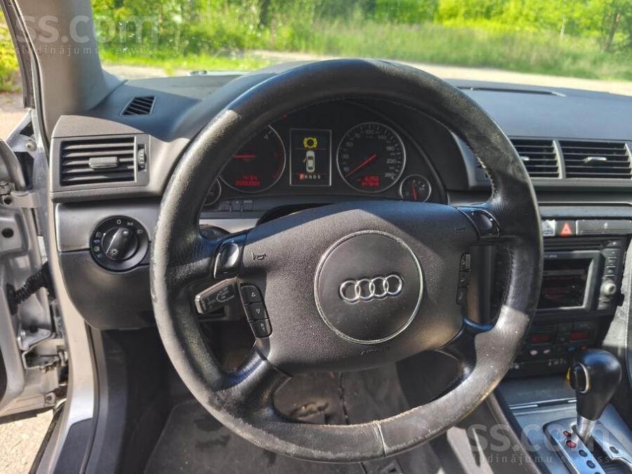 Pelēks Audi A4 2002 Rēzekne, ar dzinēja tilpumu 2.50 L un nobraukumu 348 tūkst. km par 1380 €, foto 11 vietnē AUTOMOTO.COM.LV