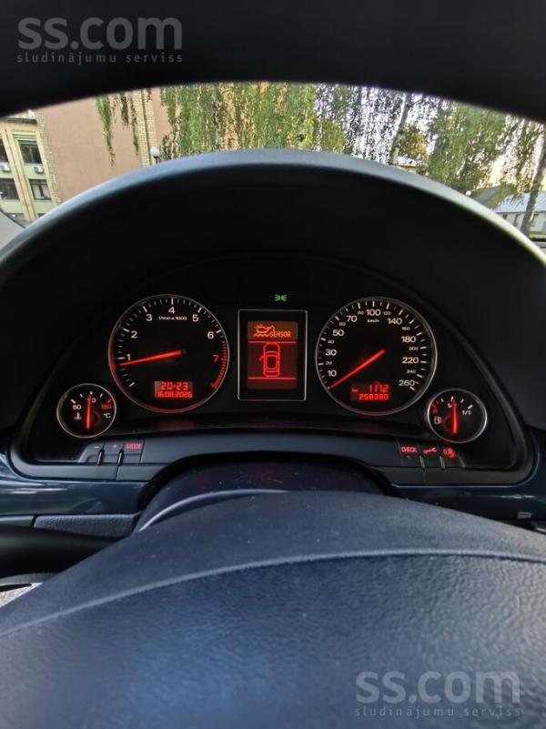 Pelēks Audi A4 2002 Jēkabpils, ar dzinēja tilpumu 2.00 L un nobraukumu 258 tūkst. km par 2000 €, foto 2 vietnē AUTOMOTO.COM.LV