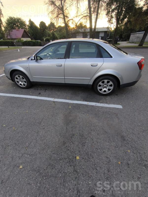 Pelēks Audi A4 2002 Jēkabpils, ar dzinēja tilpumu 2.00 L un nobraukumu 258 tūkst. km par 2000 €, foto 9 vietnē AUTOMOTO.COM.LV