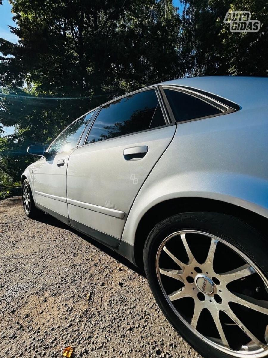 Pelēks Audi A4 2002 Kauņa, ar dzinēja tilpumu 2.50 L un nobraukumu 416 tūkst. km par 1150 €, foto 5 vietnē AUTOMOTO.COM.LV
