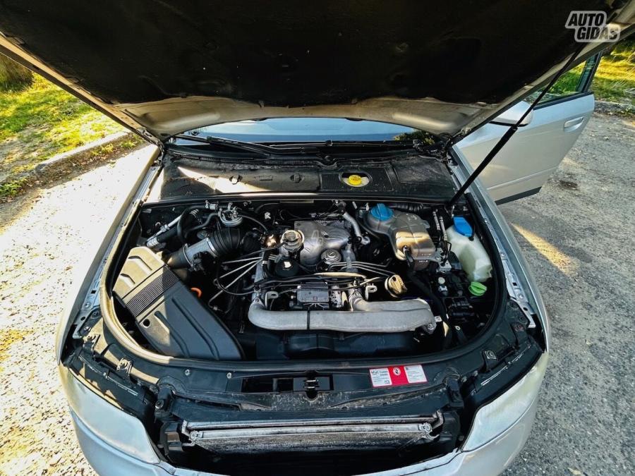 Pelēks Audi A4 2002 Kauņa, ar dzinēja tilpumu 2.50 L un nobraukumu 416 tūkst. km par 1150 €, foto 12 vietnē AUTOMOTO.COM.LV