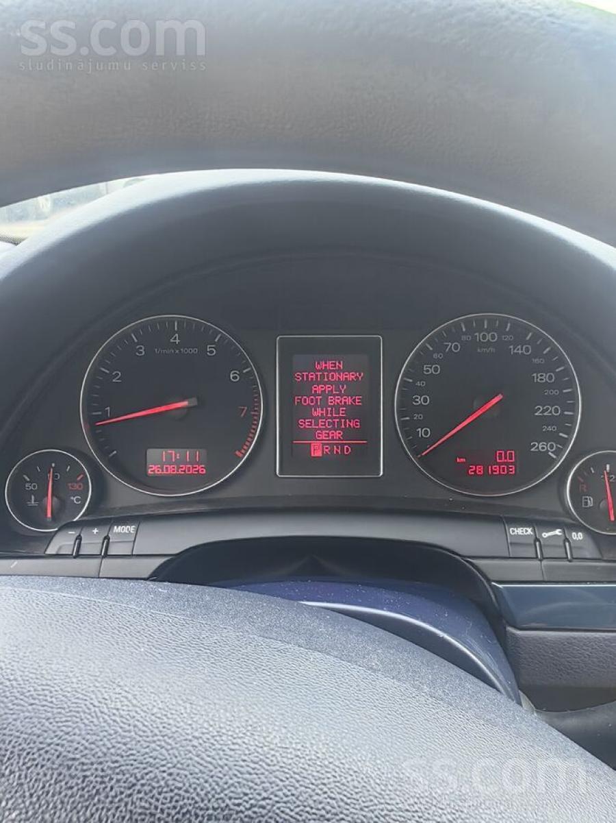Grey Audi A4 2002 in Liepaja, with an engine capacity of 2.00 L and mileage of 282 thousand km for 1550 €, photo 5 on AUTOMOTO.COM.LV