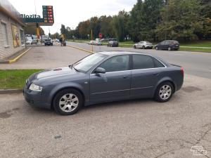 Pelēks Audi A4 2002 Kauņa, ar dzinēja tilpumu 2.00 L un nobraukumu 260 tūkst. km par 600 €, foto  vietnē AUTOMOTO.COM.LV