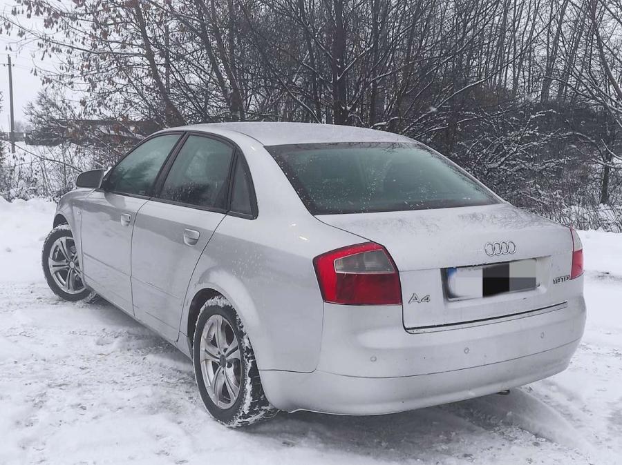Grey Audi A4 2003 in Raseiniai, with an engine capacity of 1.90 L and mileage of 248 thousand km for 1450 €, photo 3 on AUTOMOTO.COM.LV