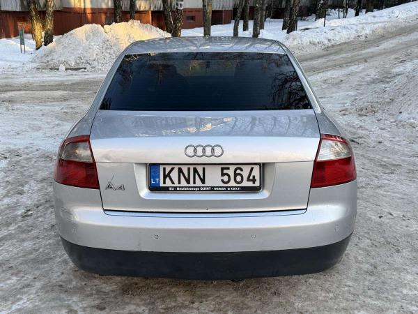 Pelēks Audi A4 2003 Viļņa, ar dzinēja tilpumu 1.90 L un nobraukumu 398 tūkst. km par 1250 €, foto 4 vietnē AUTOMOTO.COM.LV
