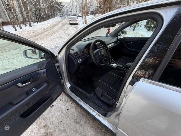 Pelēks Audi A4 2003 Viļņa, ar dzinēja tilpumu 1.90 L un nobraukumu 398 tūkst. km par 1250 €, foto 7 vietnē AUTOMOTO.COM.LV