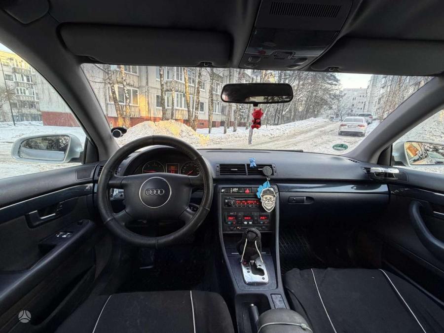 Pelēks Audi A4 2003 Viļņa, ar dzinēja tilpumu 1.90 L un nobraukumu 398 tūkst. km par 1250 €, foto 8 vietnē AUTOMOTO.COM.LV