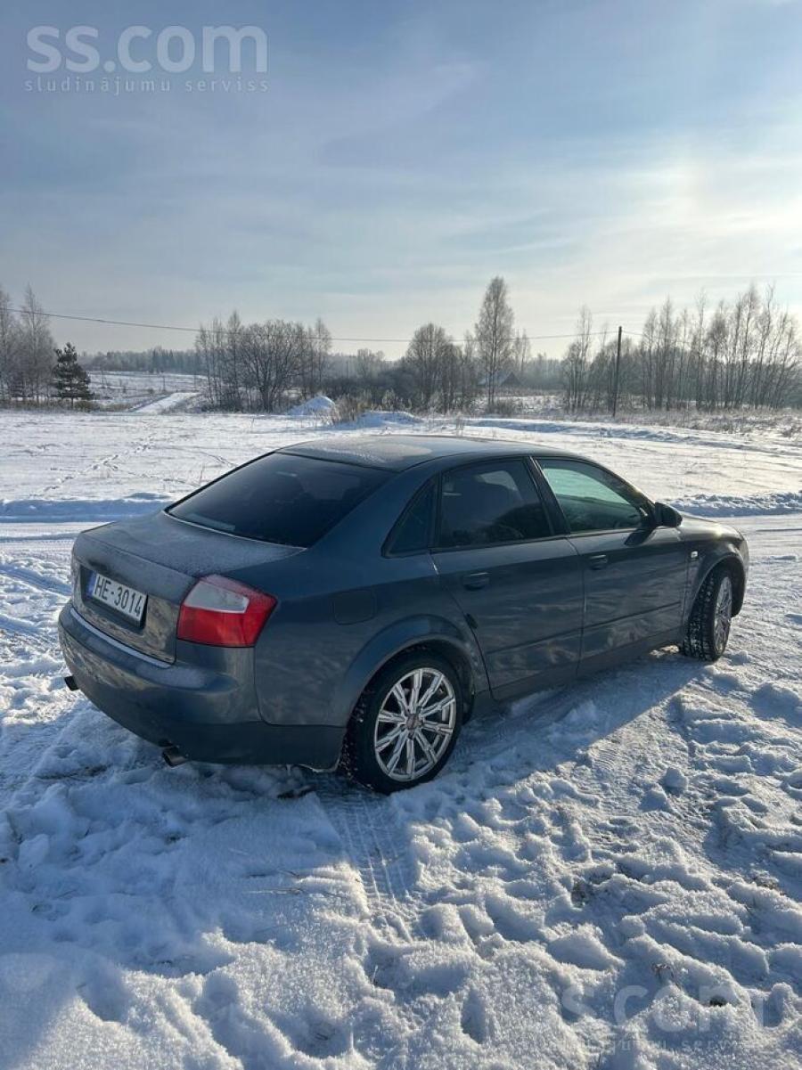 Pelēks Audi A4 2003 Rēzekne, ar dzinēja tilpumu 1.80 L un nobraukumu 276 tūkst. km par 2500 €, foto 2 vietnē AUTOMOTO.COM.LV