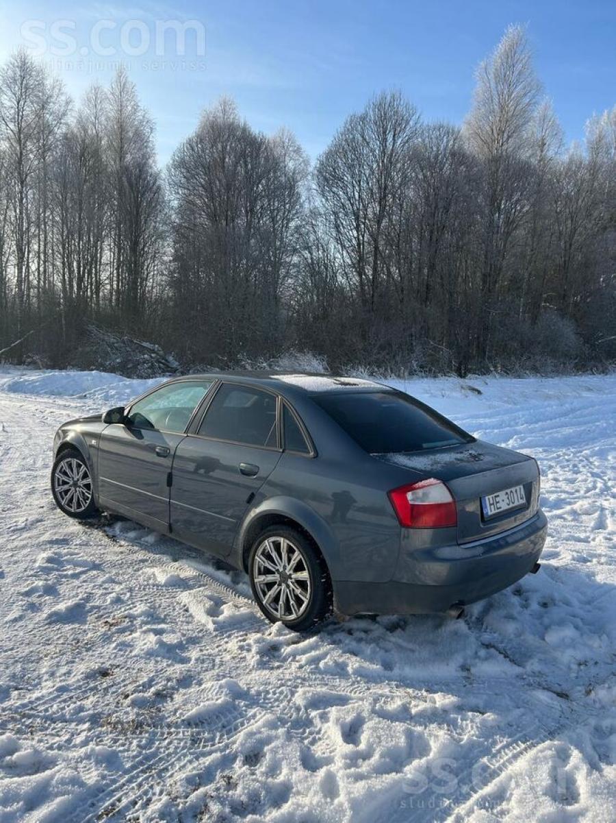 Pelēks Audi A4 2003 Rēzekne, ar dzinēja tilpumu 1.80 L un nobraukumu 276 tūkst. km par 2500 €, foto 4 vietnē AUTOMOTO.COM.LV