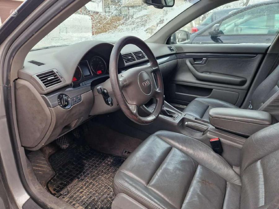 Pelēks Audi A4 2003 Panevēža, ar dzinēja tilpumu 1.90 L un nobraukumu 420 tūkst. km par 550 €, foto 4 vietnē AUTOMOTO.COM.LV