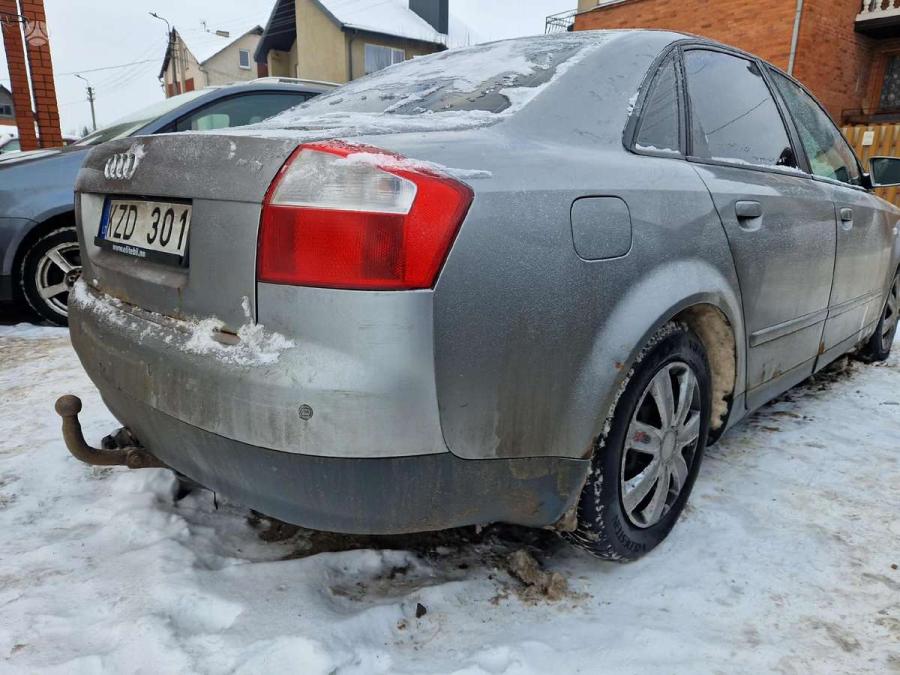 Pelēks Audi A4 2003 Panevēža, ar dzinēja tilpumu 1.90 L un nobraukumu 420 tūkst. km par 550 €, foto 17 vietnē AUTOMOTO.COM.LV