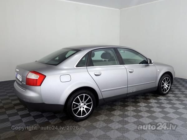 Pelēks Audi A4 2003 Tallina, ar dzinēja tilpumu 1.90 L un nobraukumu 345 tūkst. km par 699 €, foto 3 vietnē AUTOMOTO.COM.LV