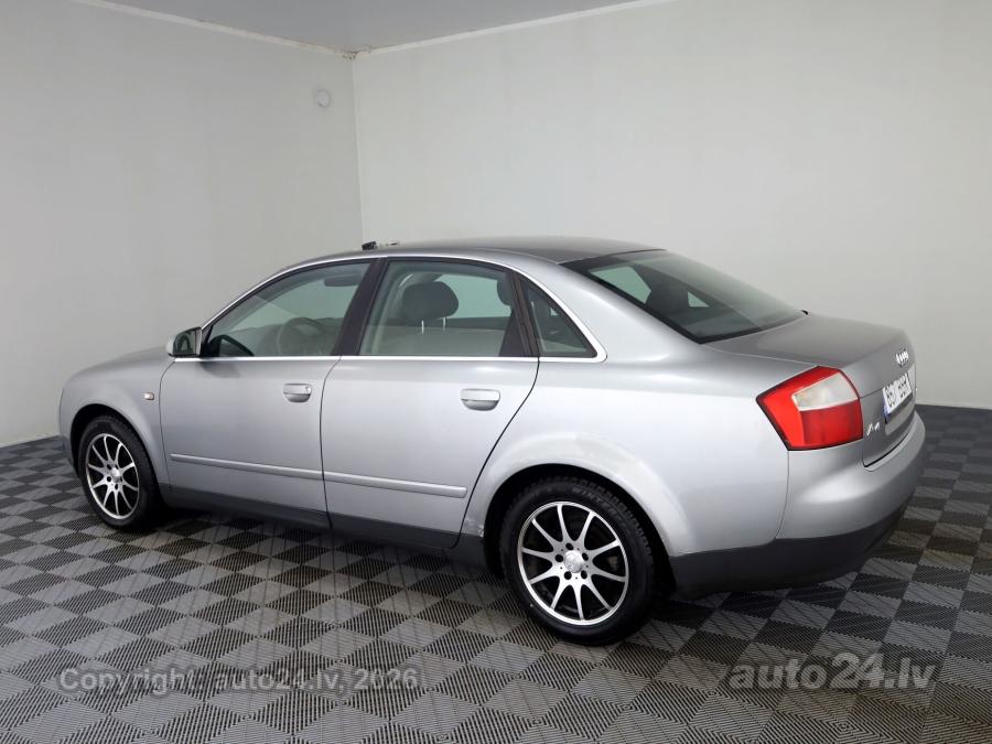 Pelēks Audi A4 2003 Tallina, ar dzinēja tilpumu 1.90 L un nobraukumu 345 tūkst. km par 699 €, foto 5 vietnē AUTOMOTO.COM.LV