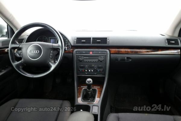 Pelēks Audi A4 2003 Tallina, ar dzinēja tilpumu 1.90 L un nobraukumu 345 tūkst. km par 699 €, foto 5 vietnē AUTOMOTO.COM.LV