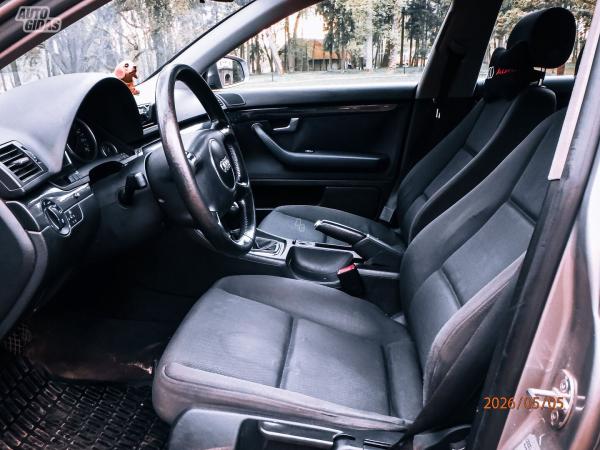 Pelēks Audi A4 2003 Viļņa, ar dzinēja tilpumu 2.00 L un nobraukumu 238 tūkst. km par 1300 €, foto 9 vietnē AUTOMOTO.COM.LV