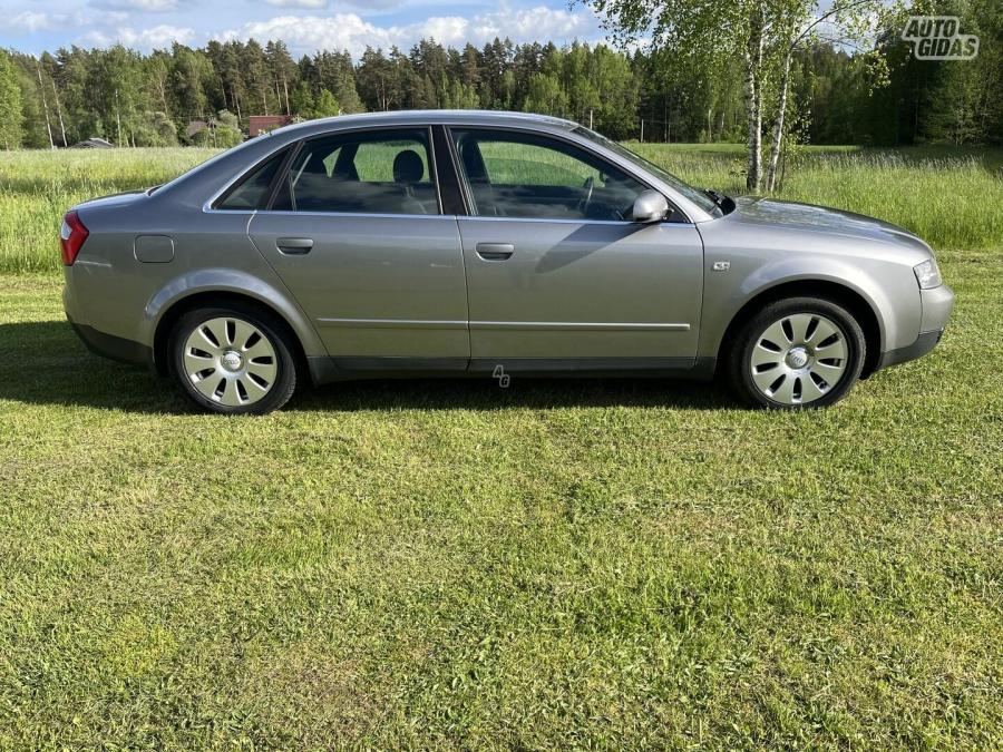 Grey Audi A4 2003 in Ignalina, with an engine capacity of 1.90 L and mileage of 333 thousand km for 2250 €, photo 6 on AUTOMOTO.COM.LV
