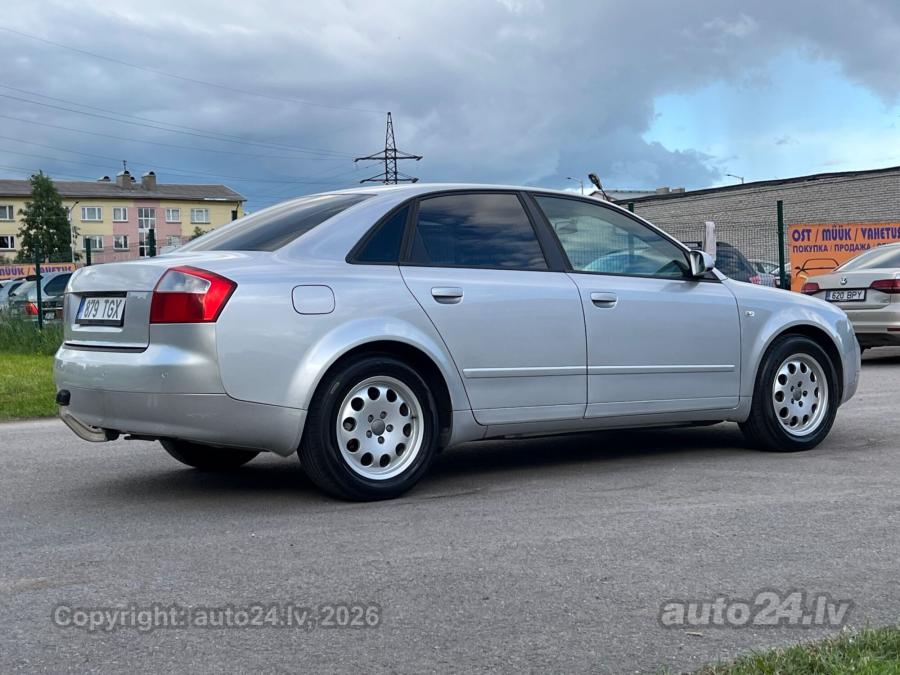 Pelēks Audi A4 2003 Narva, ar dzinēja tilpumu 2.50 L un nobraukumu 365 tūkst. km par 1499 €, foto 3 vietnē AUTOMOTO.COM.LV
