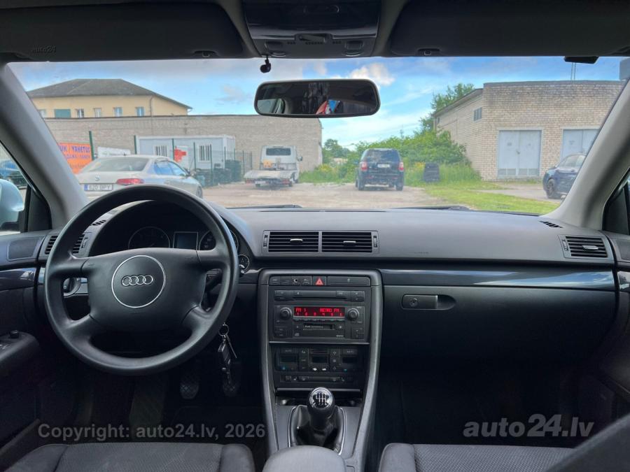 Pelēks Audi A4 2003 Narva, ar dzinēja tilpumu 2.50 L un nobraukumu 365 tūkst. km par 1499 €, foto 17 vietnē AUTOMOTO.COM.LV