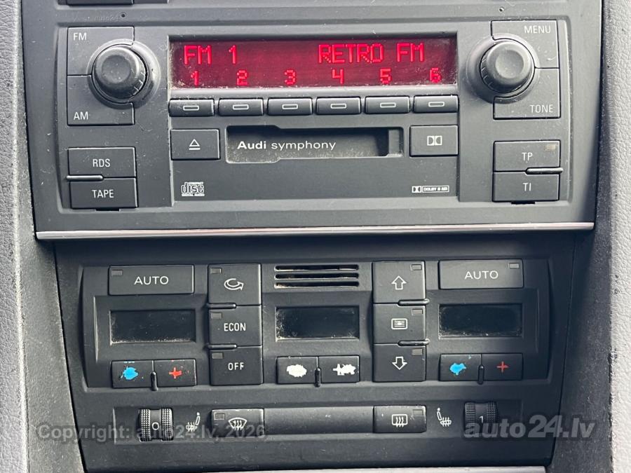 Pelēks Audi A4 2003 Narva, ar dzinēja tilpumu 2.50 L un nobraukumu 365 tūkst. km par 1499 €, foto 21 vietnē AUTOMOTO.COM.LV