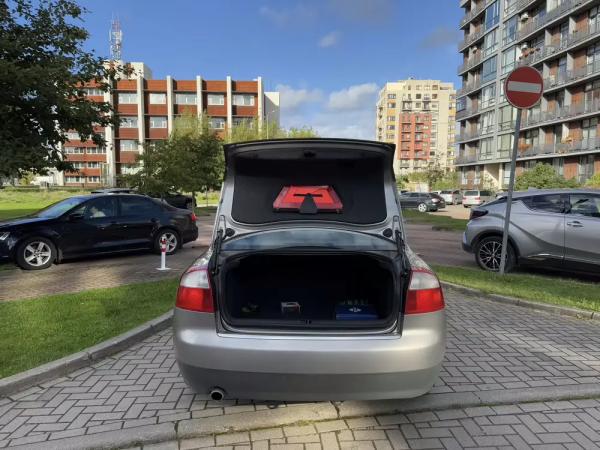 Grey Audi A4 2003 in Riga, with an engine capacity of 1.60 L and mileage of 310 thousand km for 990 €, photo 5 on AUTOMOTO.COM.LV