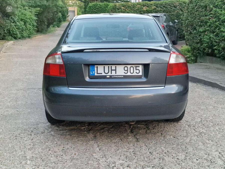 Pelēks Audi A4 2003 Viļņa, ar dzinēja tilpumu 1.90 L un nobraukumu 387 tūkst. km par 1750 €, foto 6 vietnē AUTOMOTO.COM.LV