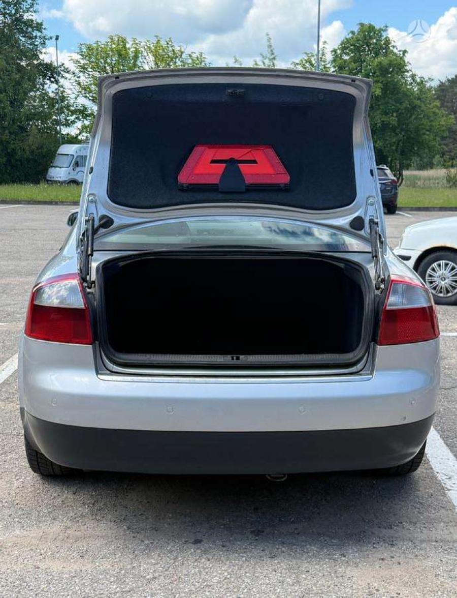 Pelēks Audi A4 2003 Radviliškis, ar dzinēja tilpumu 1.90 L un nobraukumu 340 tūkst. km par 1500 €, foto 10 vietnē AUTOMOTO.COM.LV