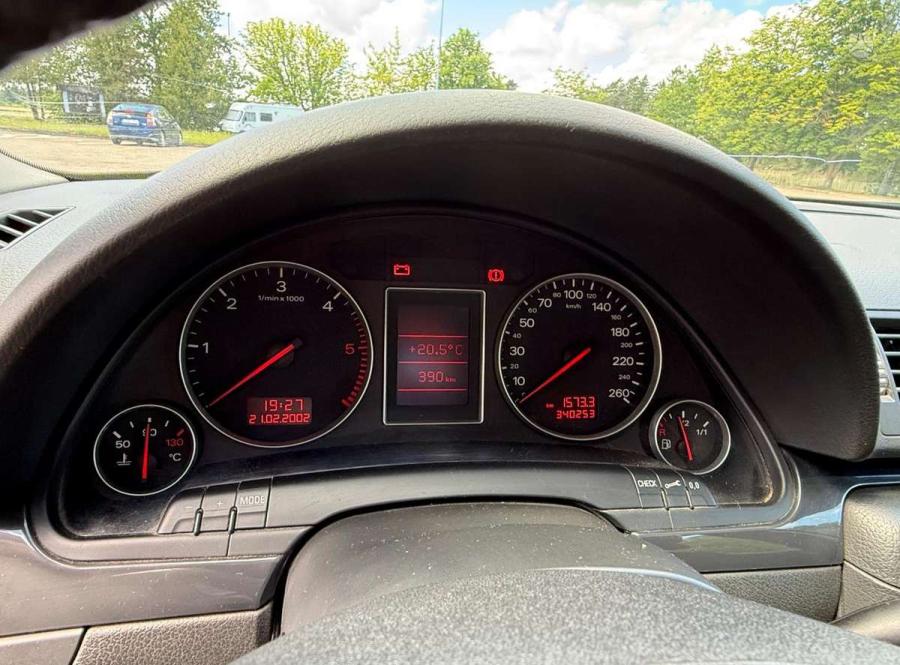 Pelēks Audi A4 2003 Radviliškis, ar dzinēja tilpumu 1.90 L un nobraukumu 340 tūkst. km par 1500 €, foto 12 vietnē AUTOMOTO.COM.LV