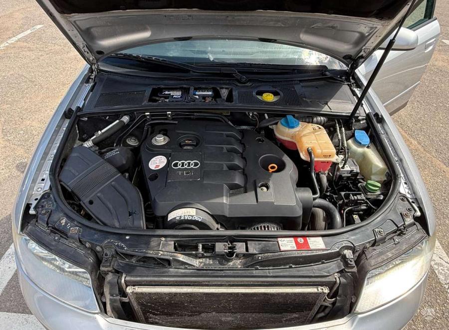 Pelēks Audi A4 2003 Radviliškis, ar dzinēja tilpumu 1.90 L un nobraukumu 340 tūkst. km par 1500 €, foto 13 vietnē AUTOMOTO.COM.LV
