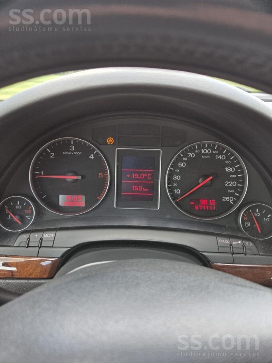 Grey Audi A4 2003 in Bauska, with an engine capacity of 1.90 L and mileage of 0 thousand km for 900 €, photo 4 on AUTOMOTO.COM.LV