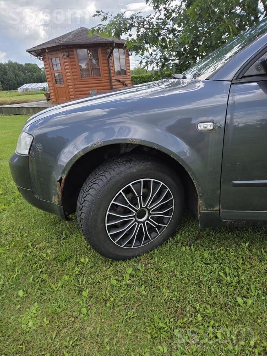 Grey Audi A4 2003 in Bauska, with an engine capacity of 1.90 L and mileage of 0 thousand km for 900 €, photo 5 on AUTOMOTO.COM.LV