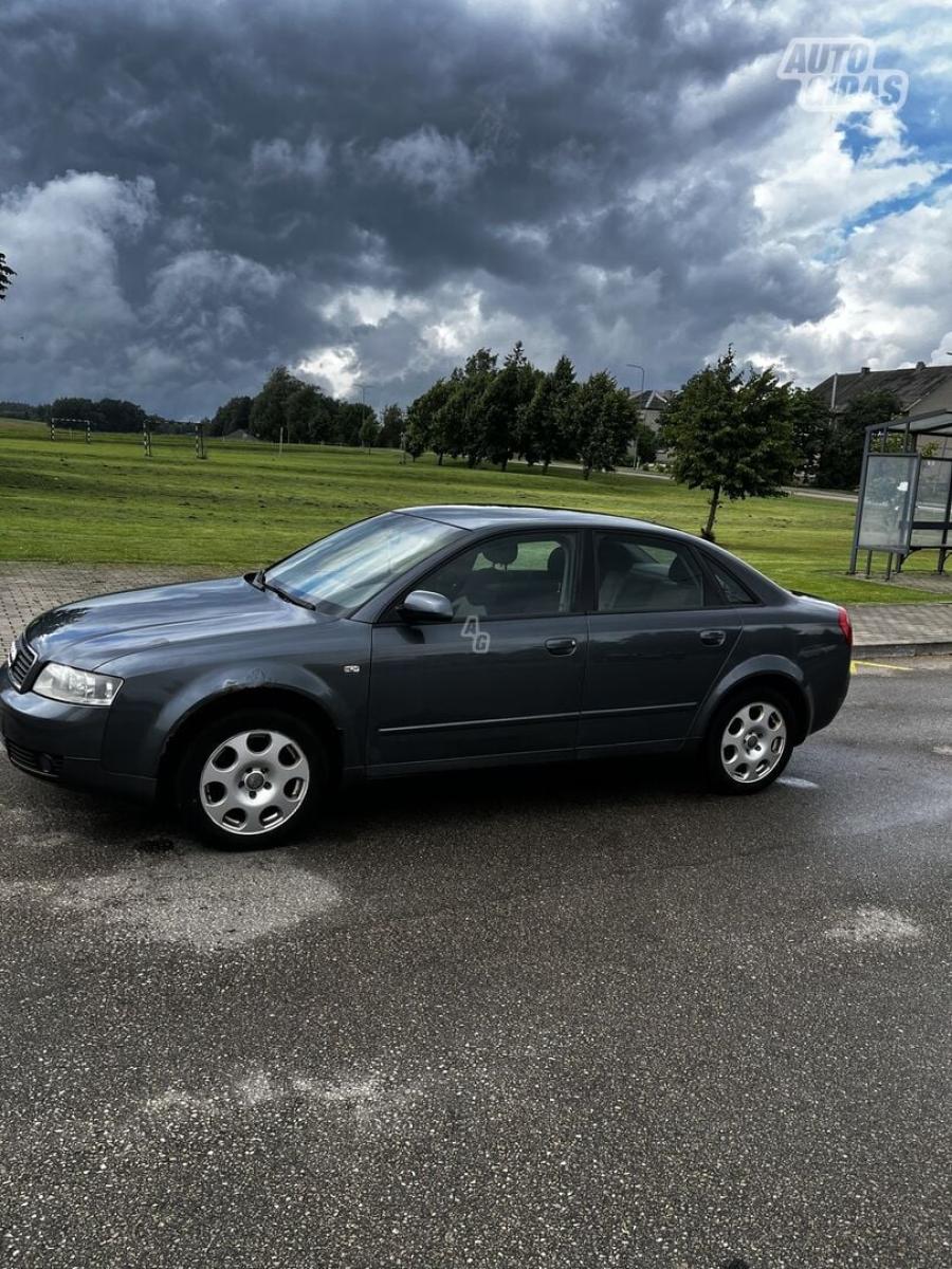 Pelēks Audi A4 2003 Telšiai, ar dzinēja tilpumu 1.90 L un nobraukumu 424 tūkst. km par 1500 €, foto 3 vietnē AUTOMOTO.COM.LV