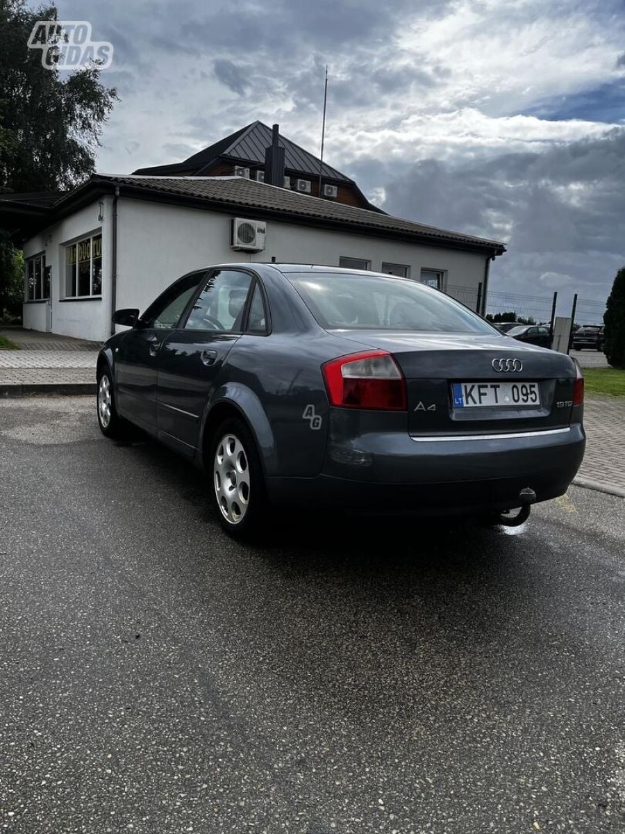 Pelēks Audi A4 2003 Telšiai, ar dzinēja tilpumu 1.90 L un nobraukumu 424 tūkst. km par 1500 €, foto 5 vietnē AUTOMOTO.COM.LV