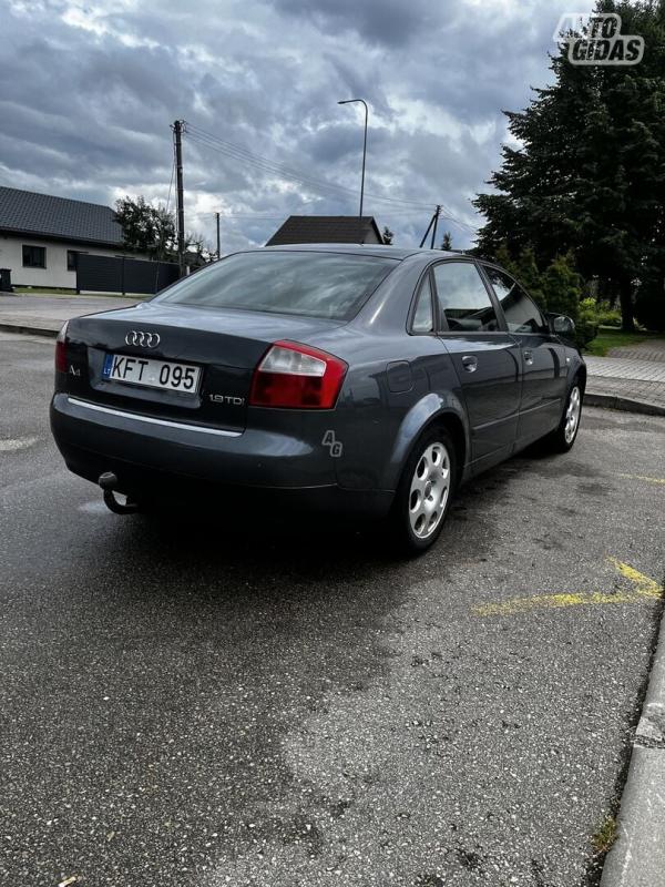 Grey Audi A4 2003 in Telschi, with an engine capacity of 1.90 L and mileage of 424 thousand km for 1500 €, photo 5 on AUTOMOTO.COM.LV